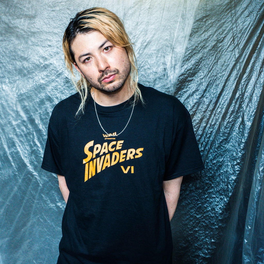 SPACE INVADERS VI Logo T-Shirt [Black] – w.o.d. Official Store